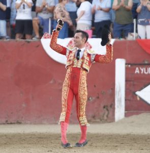 Gómez del Pilar corta la única oreja y Morenito de Aranda da una vuelta ...